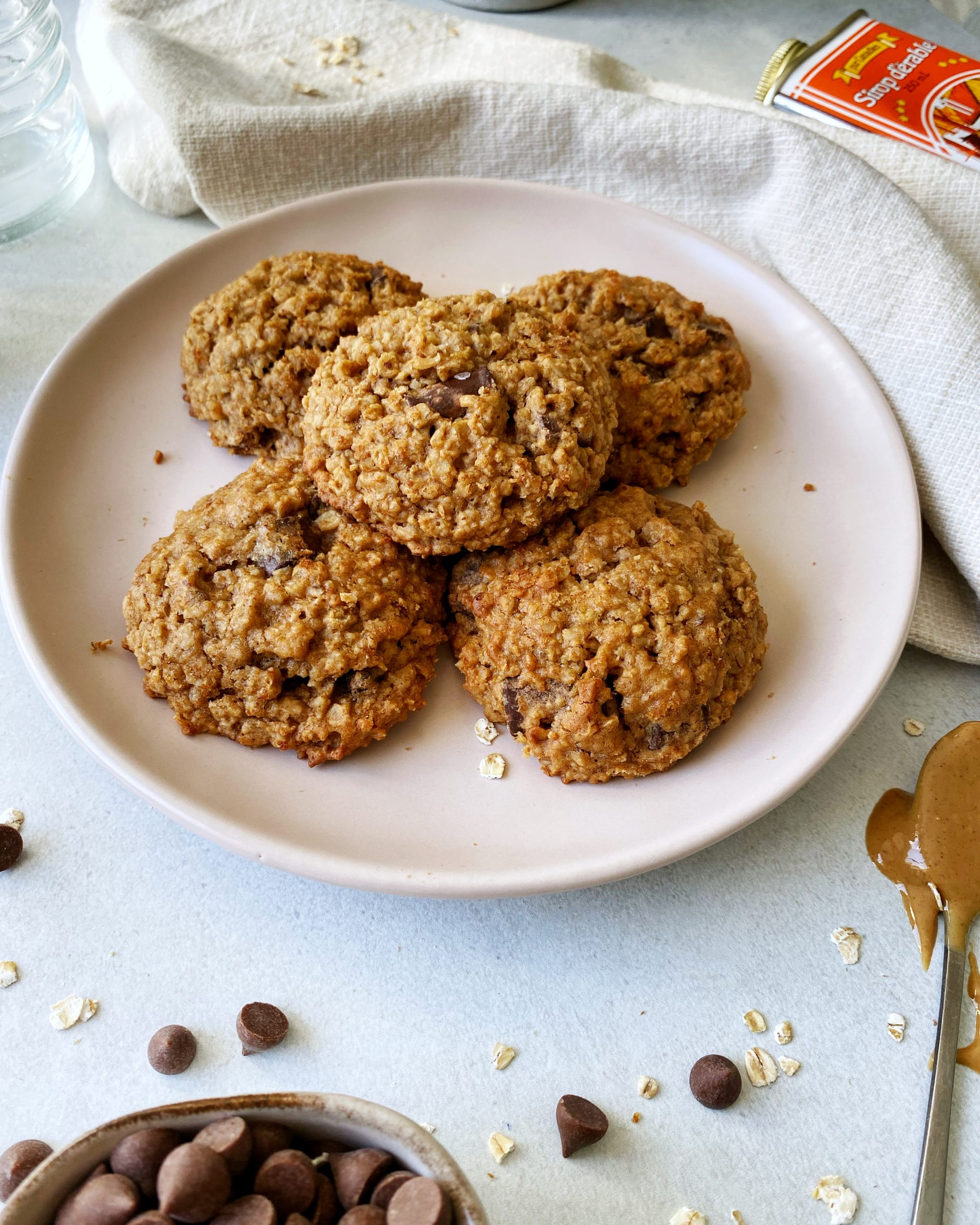 Vegan Peanut Butter Oatmeal Chocolate Chip Cookies | Riri's Recipes